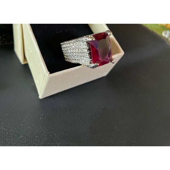 Jewelry | Stunning Huge Raised Ruby Red Stone Ring W Silver Ribbed ...